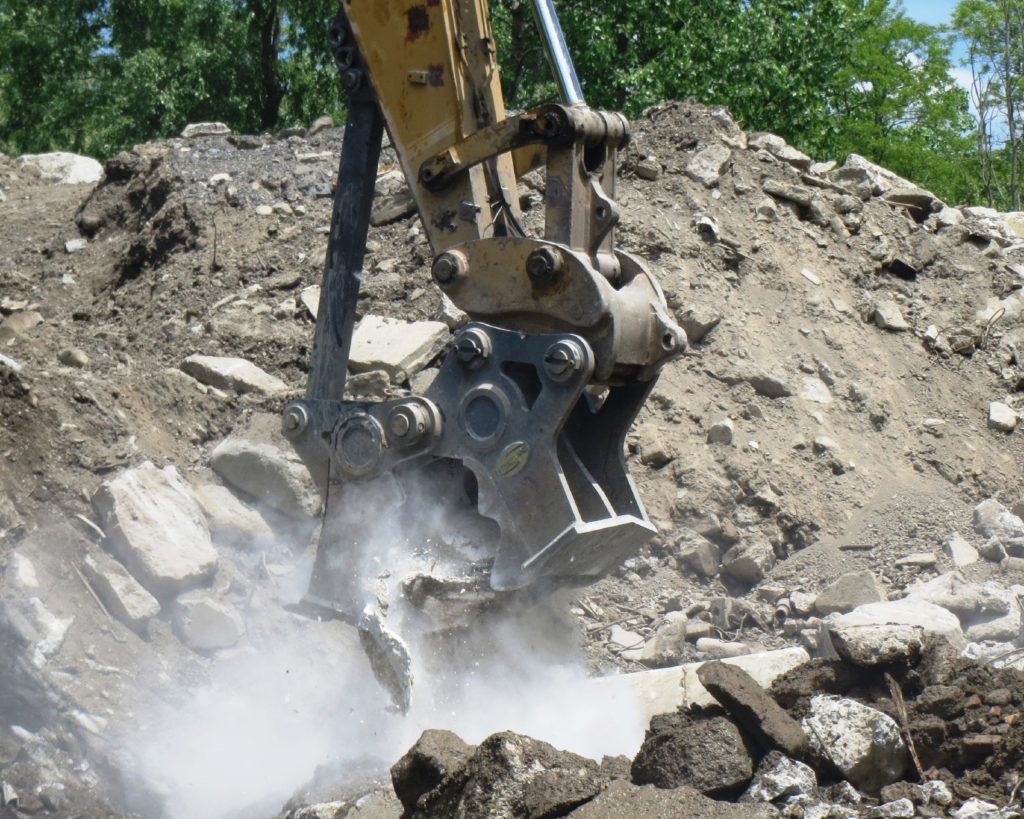 Strickland Mechanical Concrete Pulverizer - Ransome Attachments