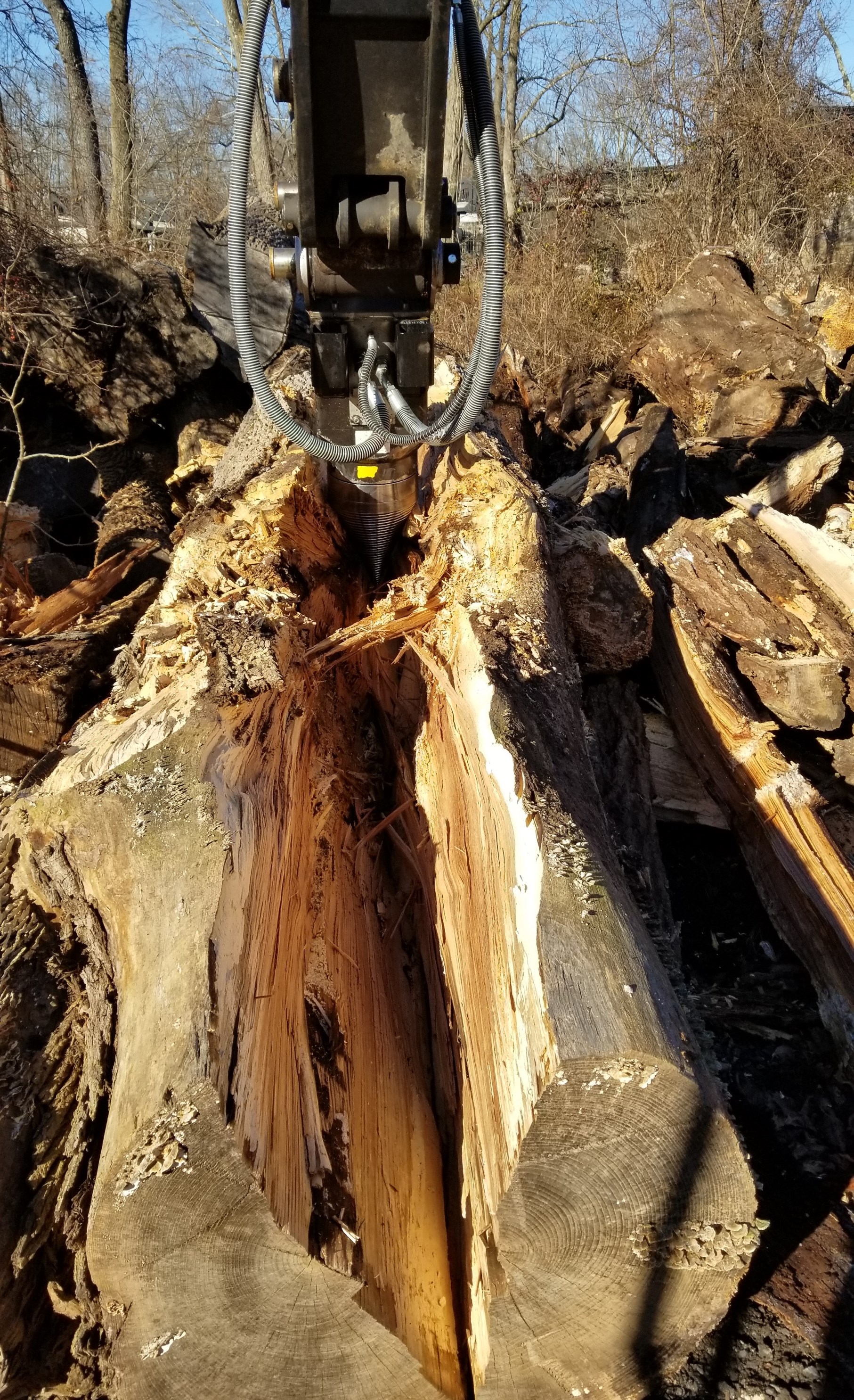 Black Splitter Log Splitters - Ransome Attachments